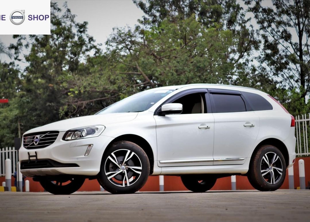 2017 VOLVO XC60 D4 - SUNROOF - VolvoShop