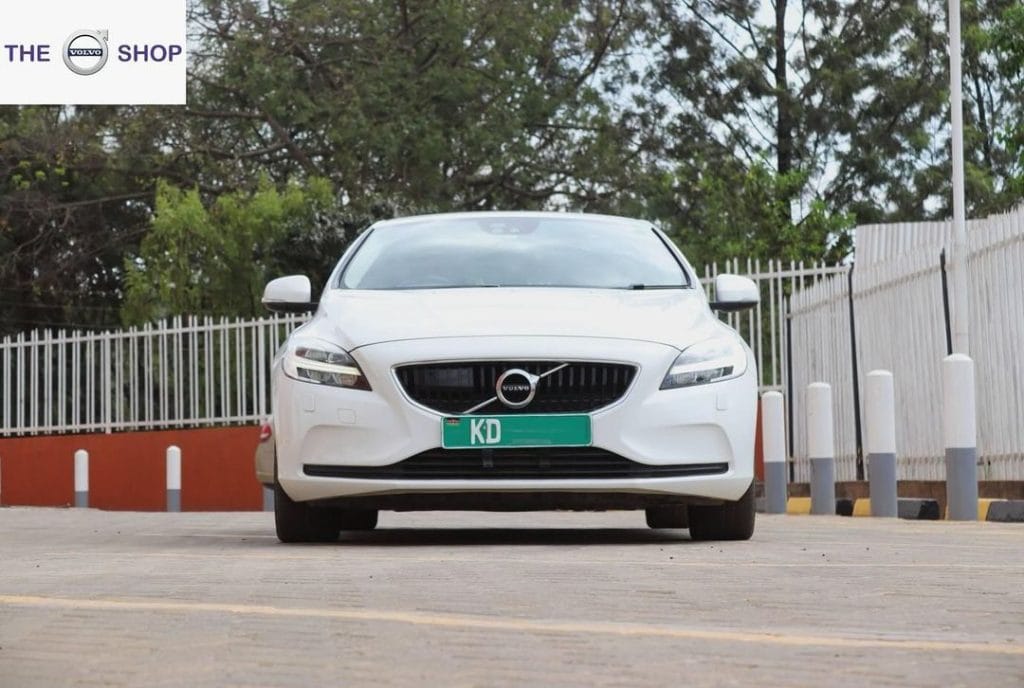 2017 VOLVO V40 T3 - VolvoShop