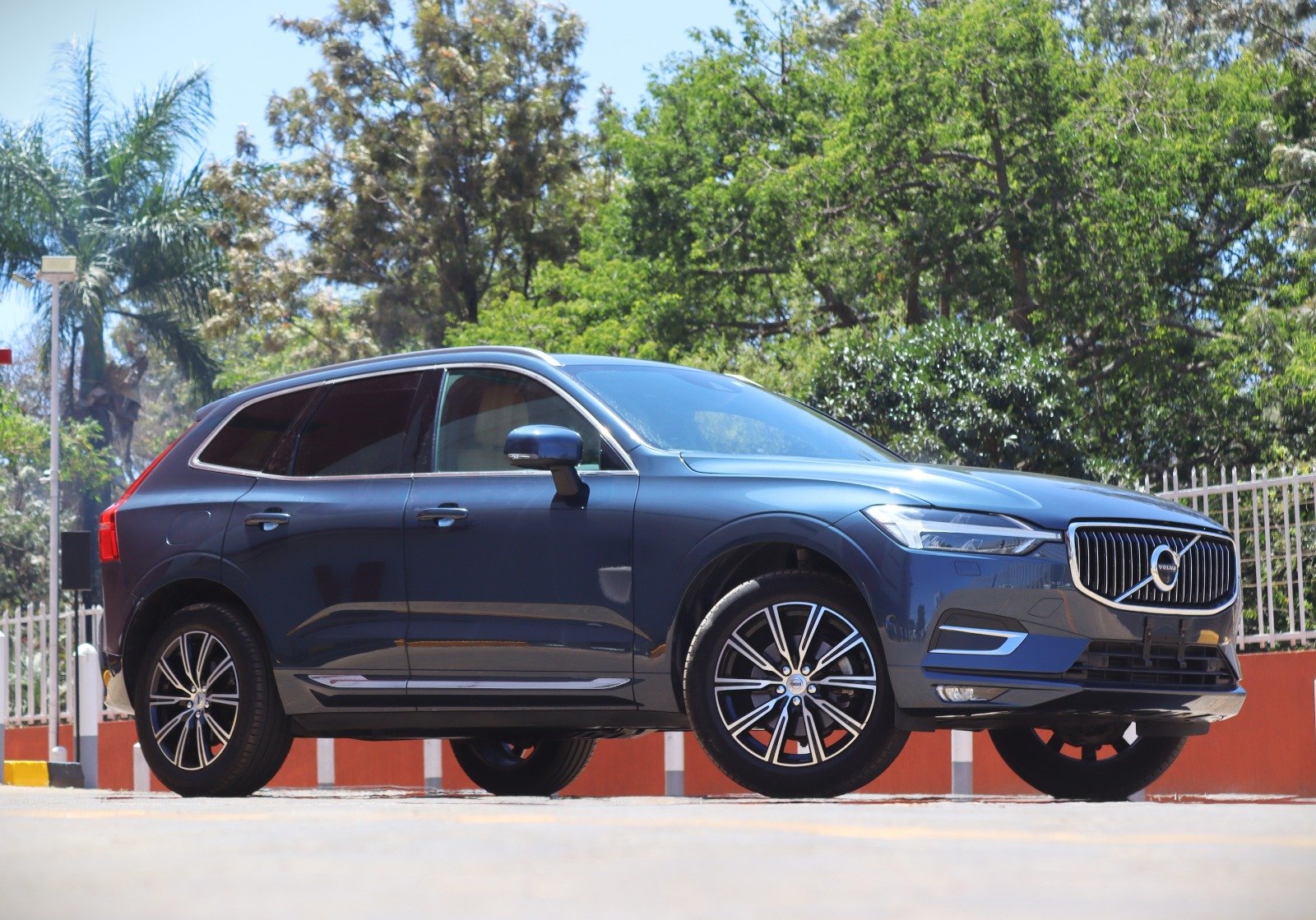 VOLVO XC60 D4 BLUE YOM 2018 - VolvoShop