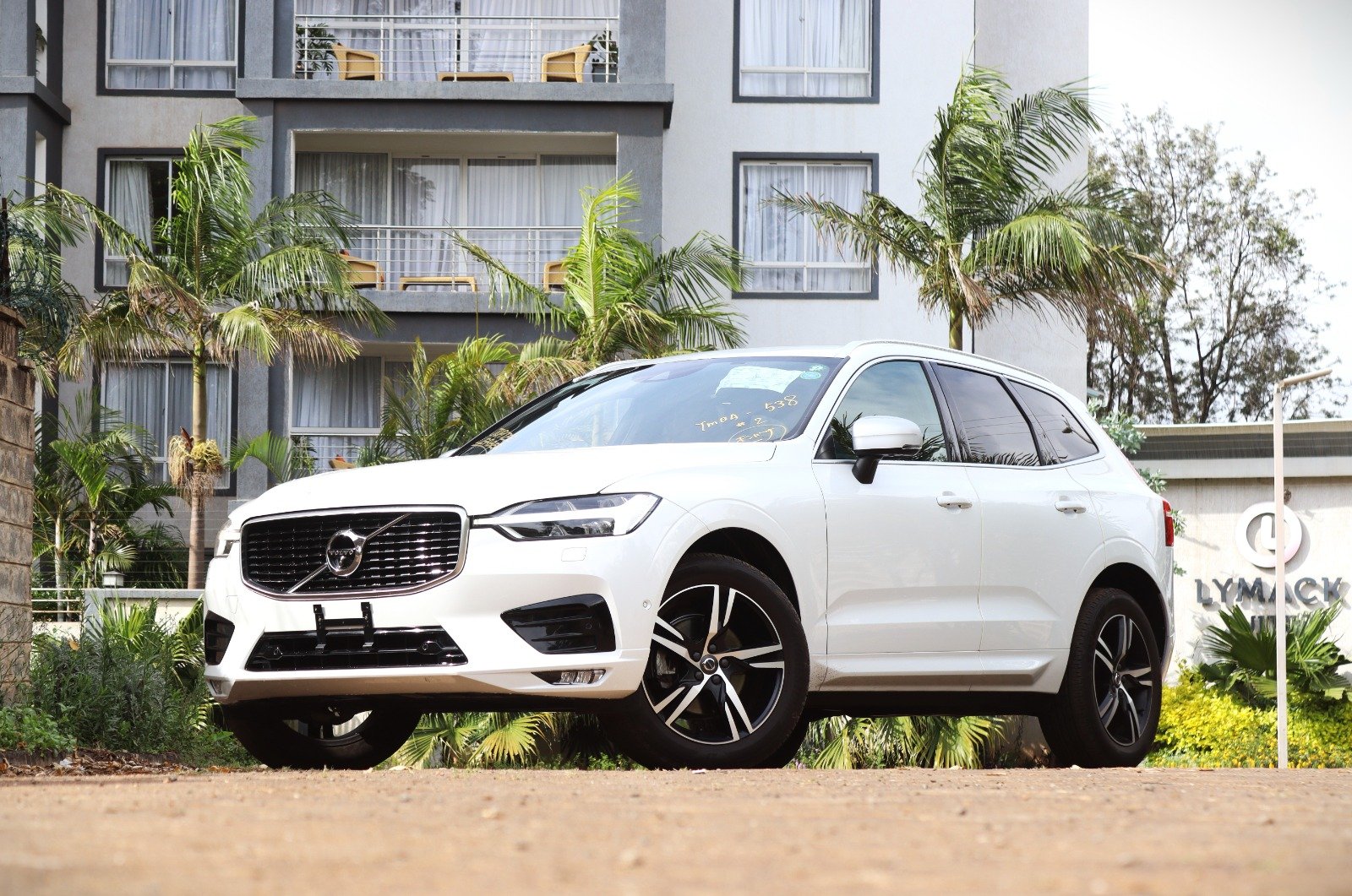 2018 Volvo XC60 D4 R-Design – Sporty, Sleek & Powerful 🚗💨 - VolvoShop