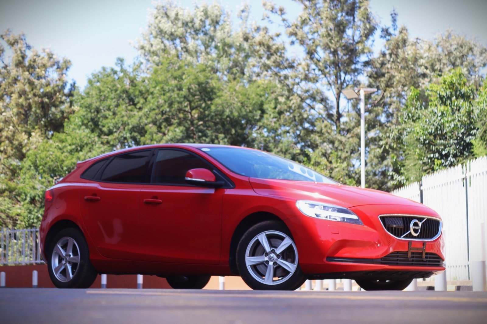 🔥 Sleek 2017 Volvo V40 T3 – Red Hot Hatchback with Power & Style 🚗 ️ ...