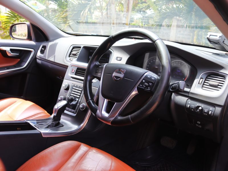 🔴 2010 VOLVO S60 T4 – RED | 1600CC PETROL TURBO • SPORTY EXECUTIVE ...